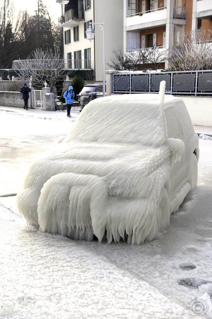 12 Pics That Show How Winter Can Turn Cars Into Art